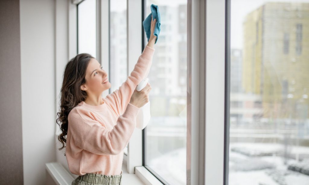 The Top 3 Most Effective Methods to Clean Your Inside Windows | UK Home ...