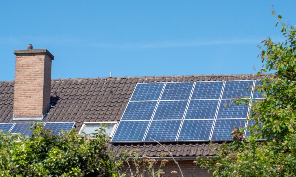 Revolutionising Home Energy Supply with Batteries - UK Home Improvement